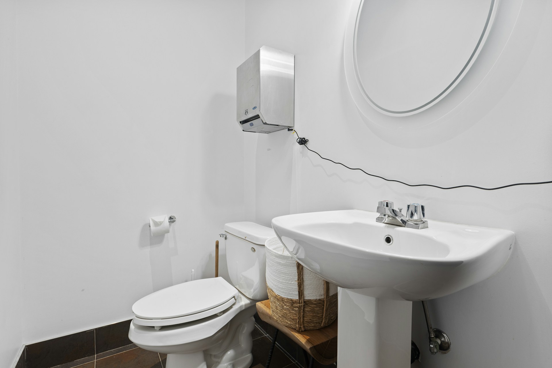 Toilet Breaks At Work – Tips For Employers | Neathouse Partners